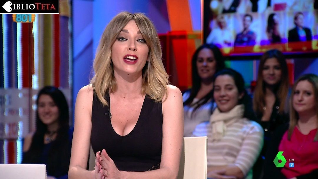 Anna Simon vuelve a presumir de canalillo para Zapeando - La BiblioTeta Anna Simon vuelve a presumir de canalillo para Zapeando - La BiblioTeta